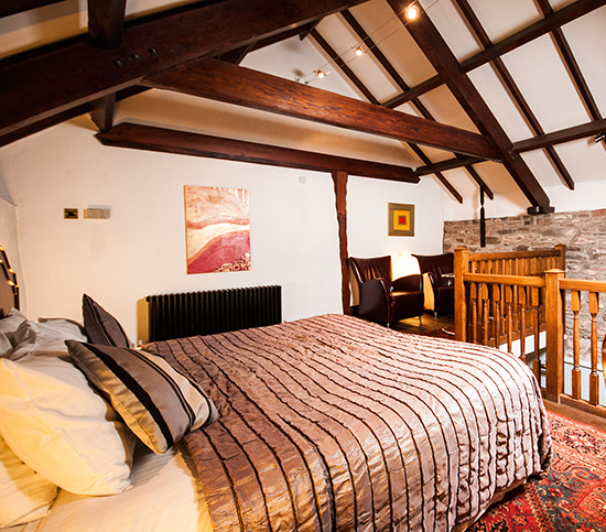 Rooms - Peterstone Court