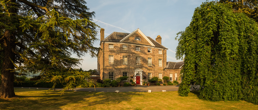 Experience a warm Welsh welcome at our Brecon hotel | Peterstone Court